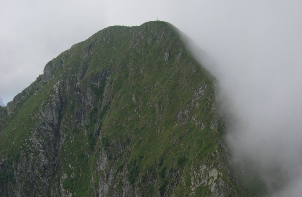 La selvaggia Valle Strona Cima Capezzone e Cima Lago (Campello Monti ...