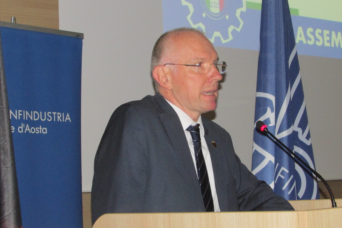 Testolin torna alla guida della Regione - Valledaostaglocal.it