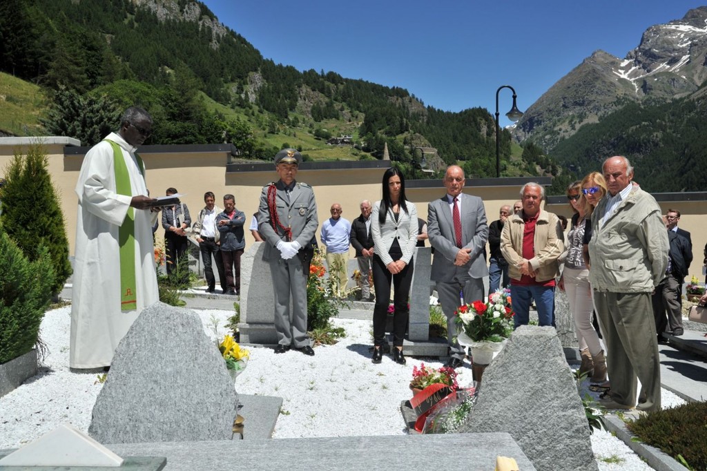 COMMÉMORATIONS: Au cimetière de Bionaz, une cérémonie émouvante pour ...
