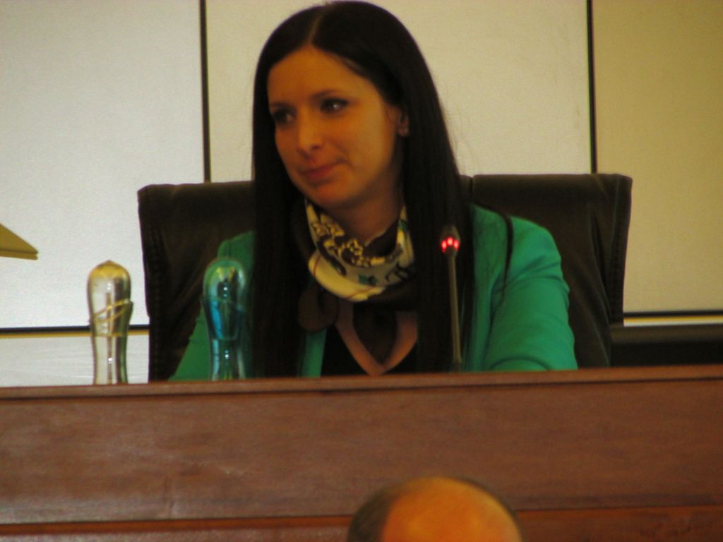 CONSIGLIO VALLE: La ‘lezione di Emily Rini’ ai Consiglieri ...